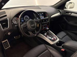 Balts Audi SQ5 2014 Marijampole, ar dzinēja tilpumu 2.97 L un nobraukumu 282 tūkst. km par 13500 €, foto 3 vietnē AUTOMOTO.COM.LV