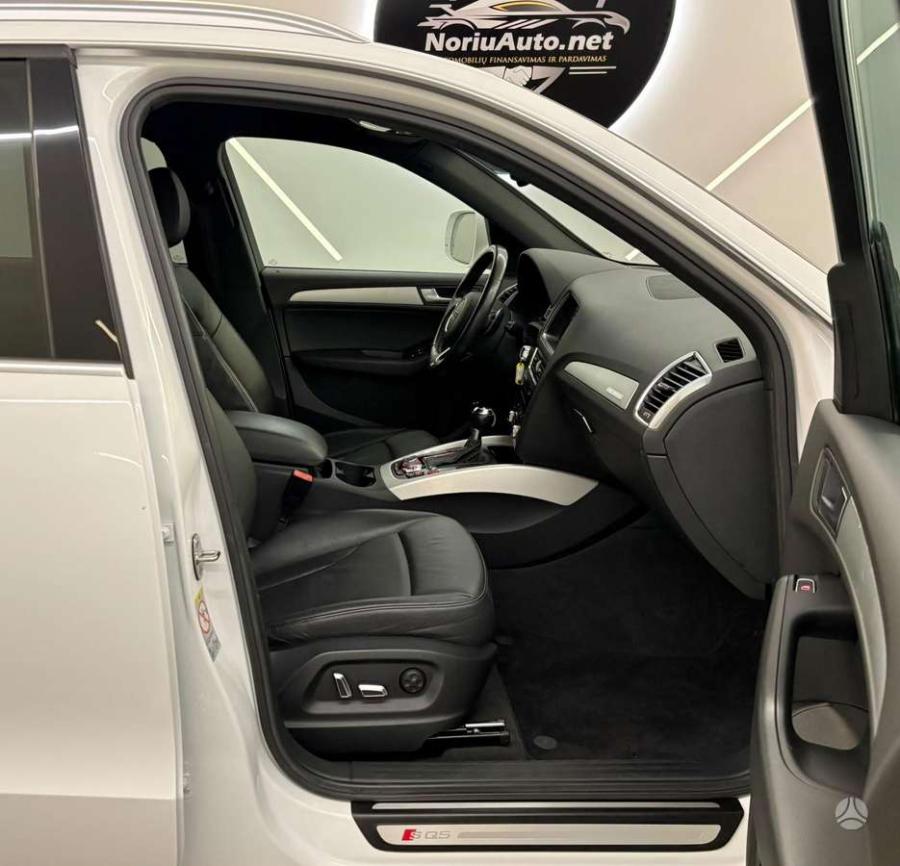 Balts Audi SQ5 2014 Marijampole, ar dzinēja tilpumu 2.97 L un nobraukumu 282 tūkst. km par 13500 €, foto 17 vietnē AUTOMOTO.COM.LV
