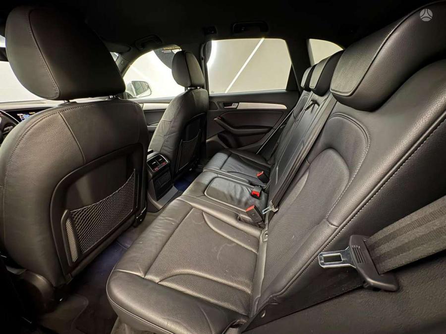 Balts Audi SQ5 2014 Marijampole, ar dzinēja tilpumu 2.97 L un nobraukumu 282 tūkst. km par 13500 €, foto 21 vietnē AUTOMOTO.COM.LV