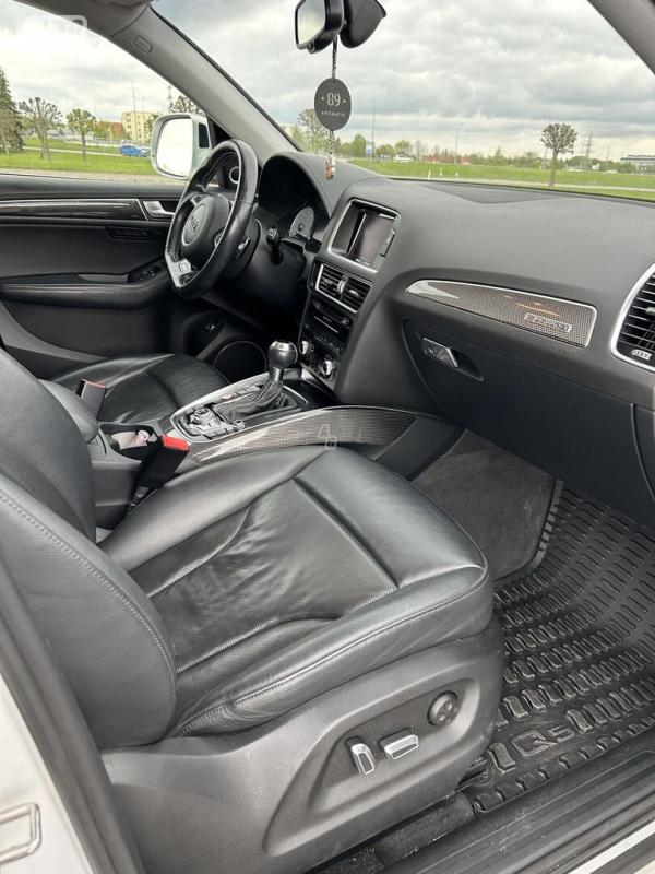 White Audi SQ5 2016 in Kaunas, with an engine capacity of 3.00 L and mileage of 191 thousand km for 14000 €, photo 7 on AUTOMOTO.COM.LV