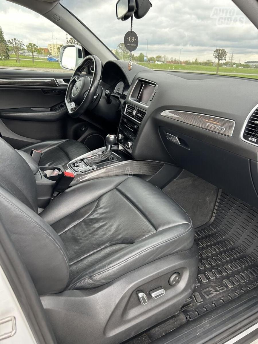 White Audi SQ5 2016 in Kaunas, with an engine capacity of 3.00 L and mileage of 191 thousand km for 11500 €, photo 18 on AUTOMOTO.COM.LV