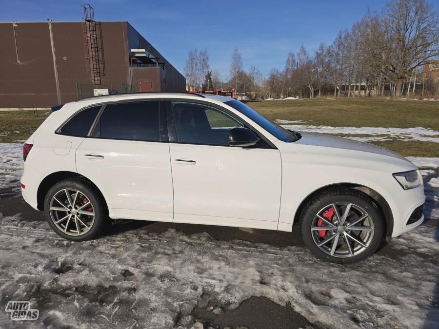 White Audi SQ5 2017 in Mazeikiai, with an engine capacity of 3.00 L and mileage of 257 thousand km for 13900 €, photo 4 on AUTOMOTO.COM.LV