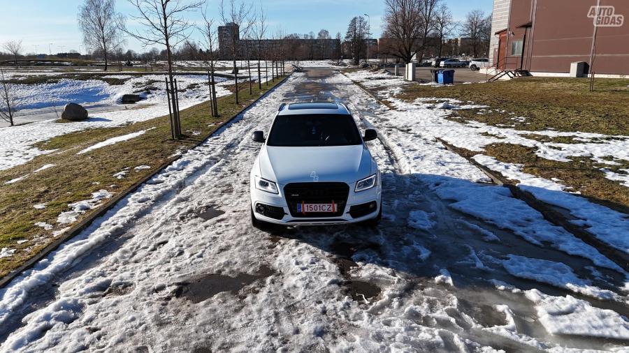 White Audi SQ5 2017 in Mazeikiai, with an engine capacity of 3.00 L and mileage of 257 thousand km for 13900 €, photo 28 on AUTOMOTO.COM.LV