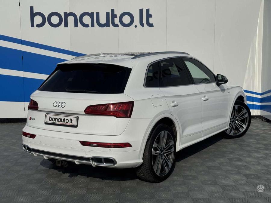 White Audi SQ5 2018 in Kaunas, with an engine capacity of 3.00 L and mileage of 242 thousand km for 23000 €, photo 6 on AUTOMOTO.COM.LV