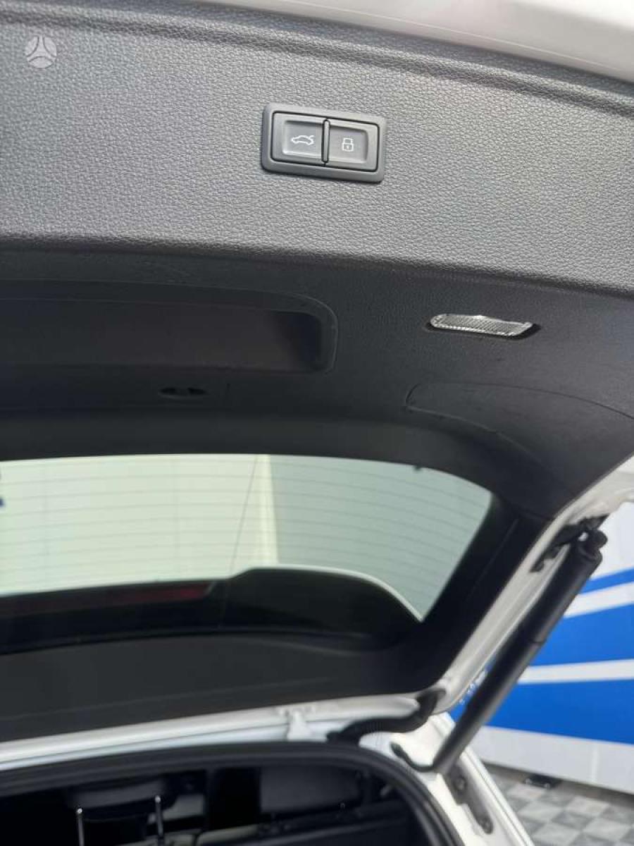 White Audi SQ5 2018 in Kaunas, with an engine capacity of 3.00 L and mileage of 242 thousand km for 23000 €, photo 7 on AUTOMOTO.COM.LV