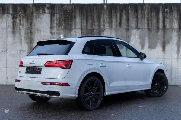 White Audi SQ5 2020 in Vilnius, with an engine capacity of 3.00 L and mileage of 135 thousand km for 26999 €, photo 5 on AUTOMOTO.COM.LV