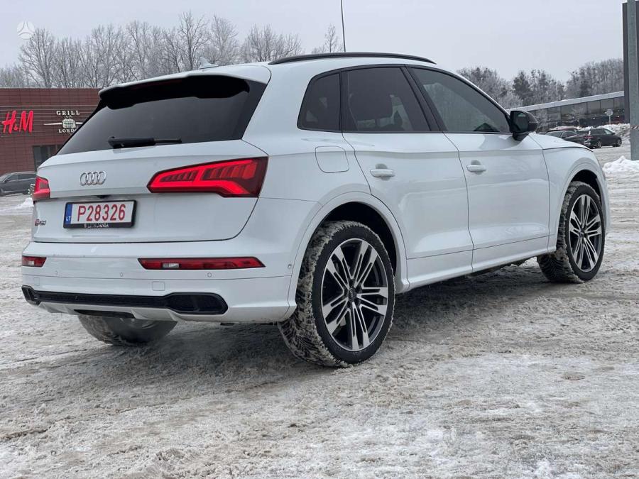 White Audi SQ5 2020 in Kaunas, with an engine capacity of 3.00 L and mileage of 99 thousand km for 34500 €, photo 4 on AUTOMOTO.COM.LV