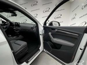 White Audi SQ5 2022 in Vilnius, with an engine capacity of 3.00 L and mileage of 14 thousand km for 35900 €, photo 9 on AUTOMOTO.COM.LV