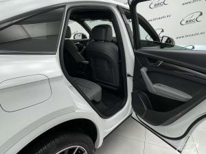 White Audi SQ5 2022 in Vilnius, with an engine capacity of 3.00 L and mileage of 14 thousand km for 35900 €, photo 14 on AUTOMOTO.COM.LV