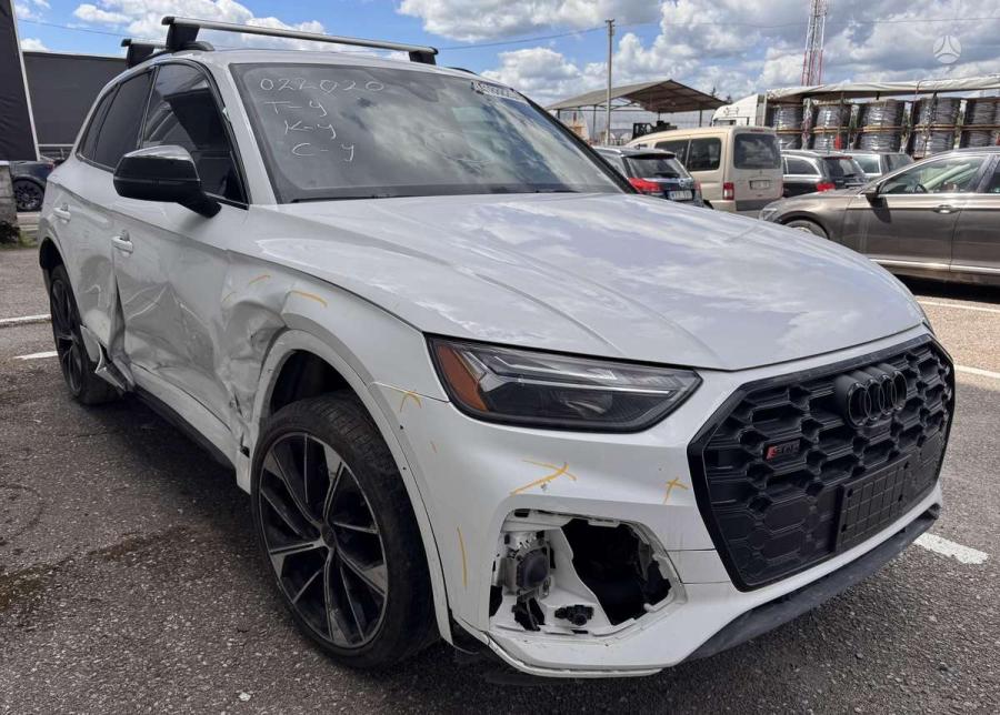 White Audi SQ5 2024 in Kaunas, with an engine capacity of 0.00 L and mileage of 46 thousand km for 25900 €, photo 4 on AUTOMOTO.COM.LV