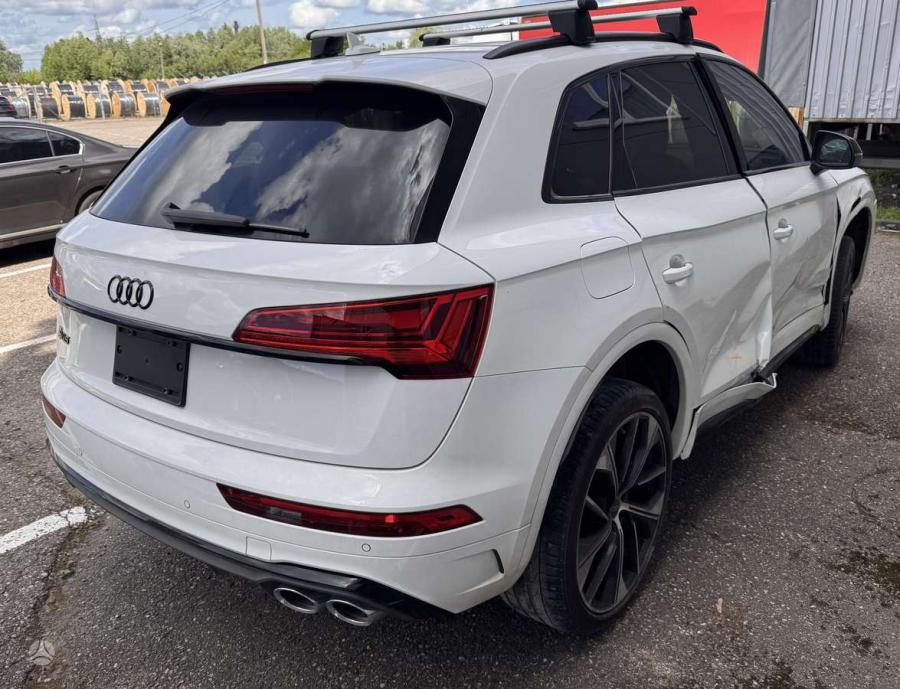White Audi SQ5 2024 in Kaunas, with an engine capacity of 0.00 L and mileage of 46 thousand km for 25900 €, photo 6 on AUTOMOTO.COM.LV