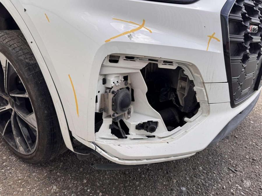 White Audi SQ5 2024 in Kaunas, with an engine capacity of 0.00 L and mileage of 46 thousand km for 25900 €, photo 14 on AUTOMOTO.COM.LV