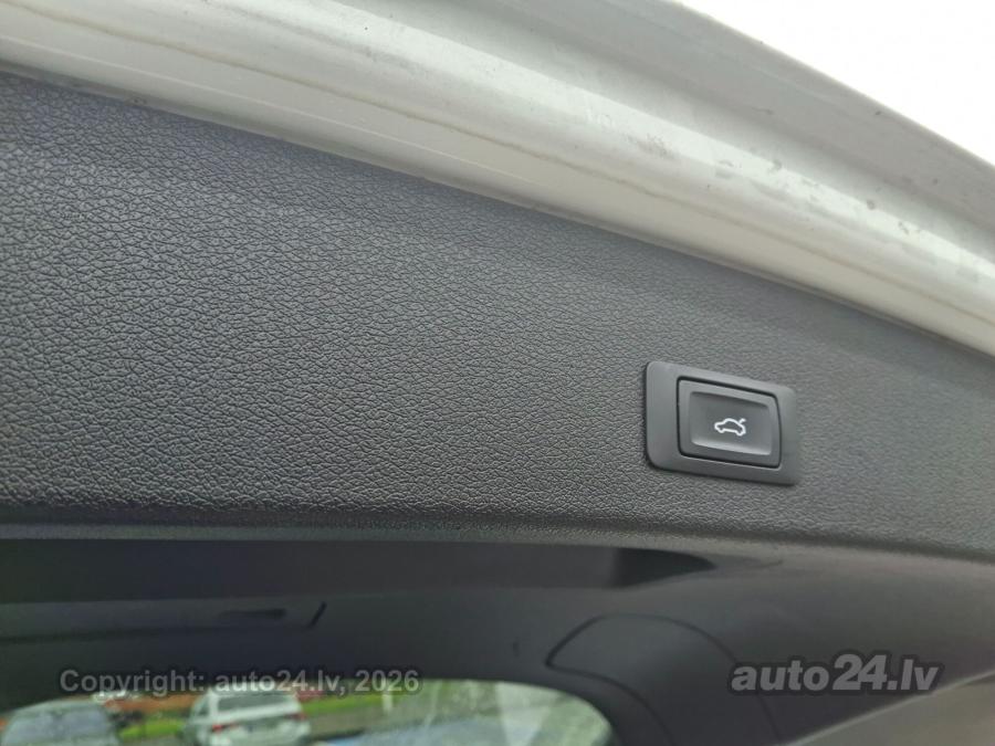 White Audi SQ5 2017 in Tallinn, with an engine capacity of 3.00 L and mileage of 190 thousand km for 19500 €, photo 14 on AUTOMOTO.COM.LV