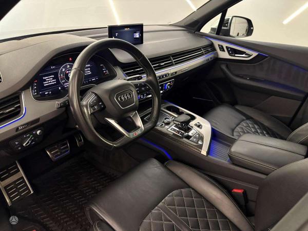 Melns Audi SQ7 2016 Marijampole, ar dzinēja tilpumu 3.96 L un nobraukumu 277 tūkst. km par 32999 €, foto 2 vietnē AUTOMOTO.COM.LV