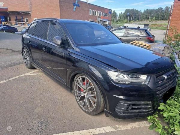 Black Audi SQ7 2017 in Kretinga, with an engine capacity of 3.96 L and mileage of 156 thousand km for 24500 €, photo 5 on AUTOMOTO.COM.LV