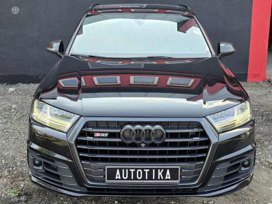 Black Audi SQ7 2017 in Siauliai, with an engine capacity of 3.96 L and mileage of 320 thousand km for 25500 €, photo 3 on AUTOMOTO.COM.LV