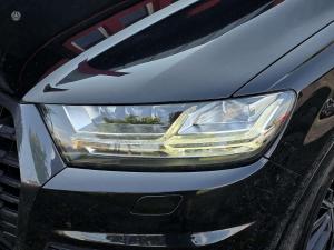 Black Audi SQ7 2017 in Siauliai, with an engine capacity of 3.96 L and mileage of 320 thousand km for 25500 €, photo 10 on AUTOMOTO.COM.LV