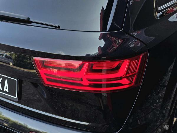 Black Audi SQ7 2017 in Siauliai, with an engine capacity of 3.96 L and mileage of 320 thousand km for 25500 €, photo 11 on AUTOMOTO.COM.LV
