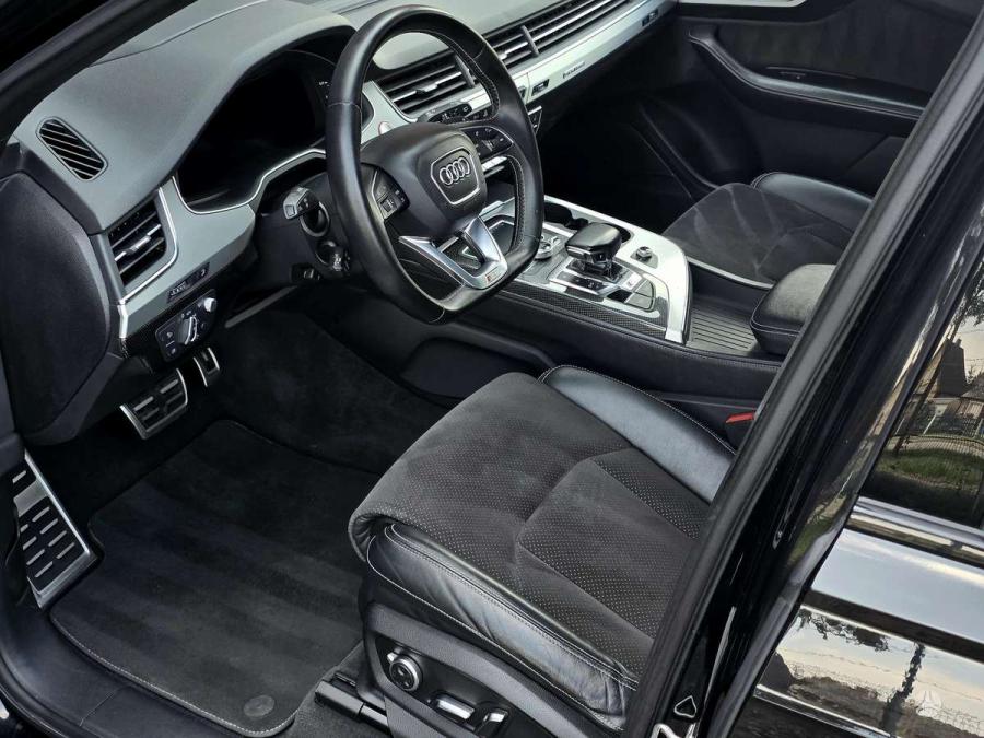 Black Audi SQ7 2017 in Siauliai, with an engine capacity of 3.96 L and mileage of 320 thousand km for 25500 €, photo 17 on AUTOMOTO.COM.LV