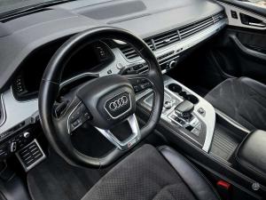 Black Audi SQ7 2017 in Siauliai, with an engine capacity of 3.96 L and mileage of 320 thousand km for 25500 €, photo 18 on AUTOMOTO.COM.LV