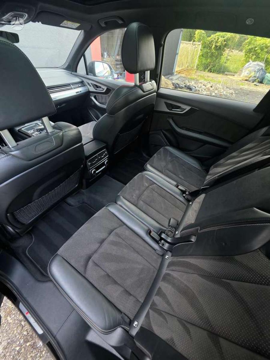 Black Audi SQ7 2017 in Siauliai, with an engine capacity of 3.96 L and mileage of 320 thousand km for 25500 €, photo 23 on AUTOMOTO.COM.LV