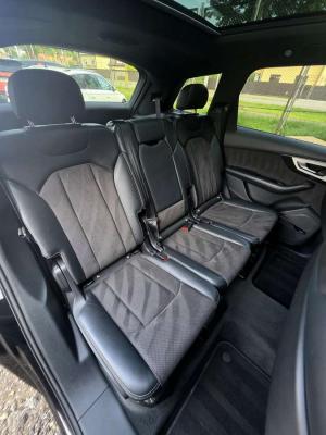 Black Audi SQ7 2017 in Siauliai, with an engine capacity of 3.96 L and mileage of 320 thousand km for 25500 €, photo 24 on AUTOMOTO.COM.LV