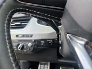 Black Audi SQ7 2017 in Siauliai, with an engine capacity of 3.96 L and mileage of 320 thousand km for 25500 €, photo 28 on AUTOMOTO.COM.LV
