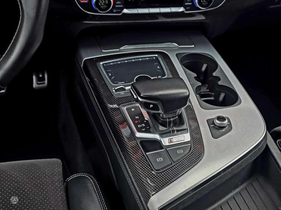 Black Audi SQ7 2017 in Siauliai, with an engine capacity of 3.96 L and mileage of 320 thousand km for 25500 €, photo 34 on AUTOMOTO.COM.LV