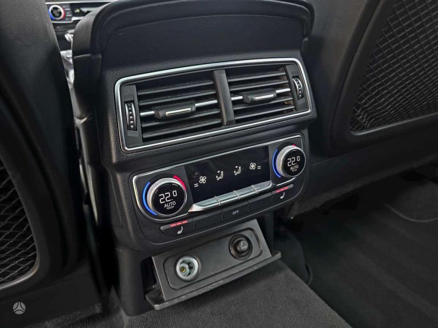 Black Audi SQ7 2017 in Siauliai, with an engine capacity of 3.96 L and mileage of 320 thousand km for 25500 €, photo 36 on AUTOMOTO.COM.LV