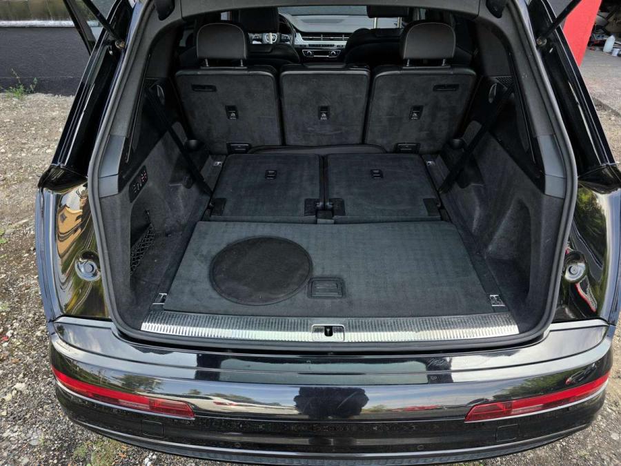 Black Audi SQ7 2017 in Siauliai, with an engine capacity of 3.96 L and mileage of 320 thousand km for 25500 €, photo 42 on AUTOMOTO.COM.LV
