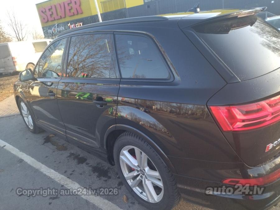Melns Audi SQ7 2017 Tallina, ar dzinēja tilpumu 4.00 L un nobraukumu 350 tūkst. km par 20000 €, foto 5 vietnē AUTOMOTO.COM.LV