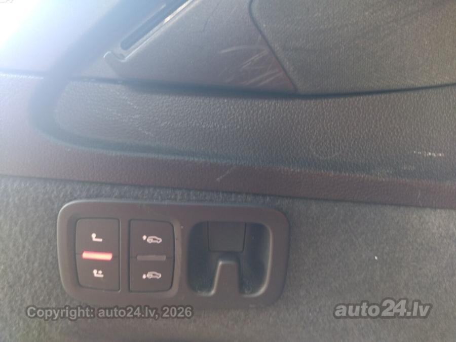 Melns Audi SQ7 2017 Tallina, ar dzinēja tilpumu 4.00 L un nobraukumu 350 tūkst. km par 20000 €, foto 6 vietnē AUTOMOTO.COM.LV