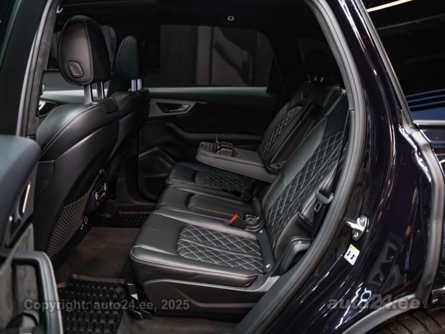 Melns Audi SQ7 2018 Tallina, ar dzinēja tilpumu 4.00 L un nobraukumu 166 tūkst. km par 42900 €, foto 8 vietnē AUTOMOTO.COM.LV