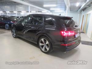 Black Audi SQ7 2018 in Tallinn, with an engine capacity of 4.00 L and mileage of 196 thousand km for 36000 €, photo 3 on AUTOMOTO.COM.LV