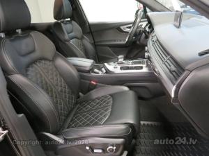 Black Audi SQ7 2018 in Tallinn, with an engine capacity of 4.00 L and mileage of 196 thousand km for 36000 €, photo 5 on AUTOMOTO.COM.LV