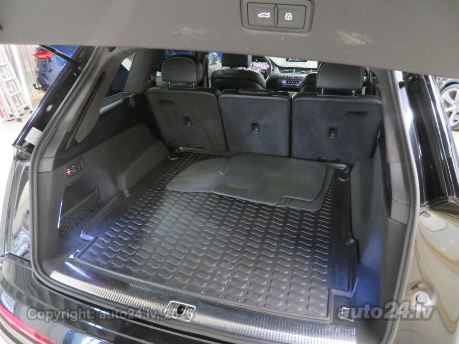 Black Audi SQ7 2018 in Tallinn, with an engine capacity of 4.00 L and mileage of 196 thousand km for 36000 €, photo 13 on AUTOMOTO.COM.LV