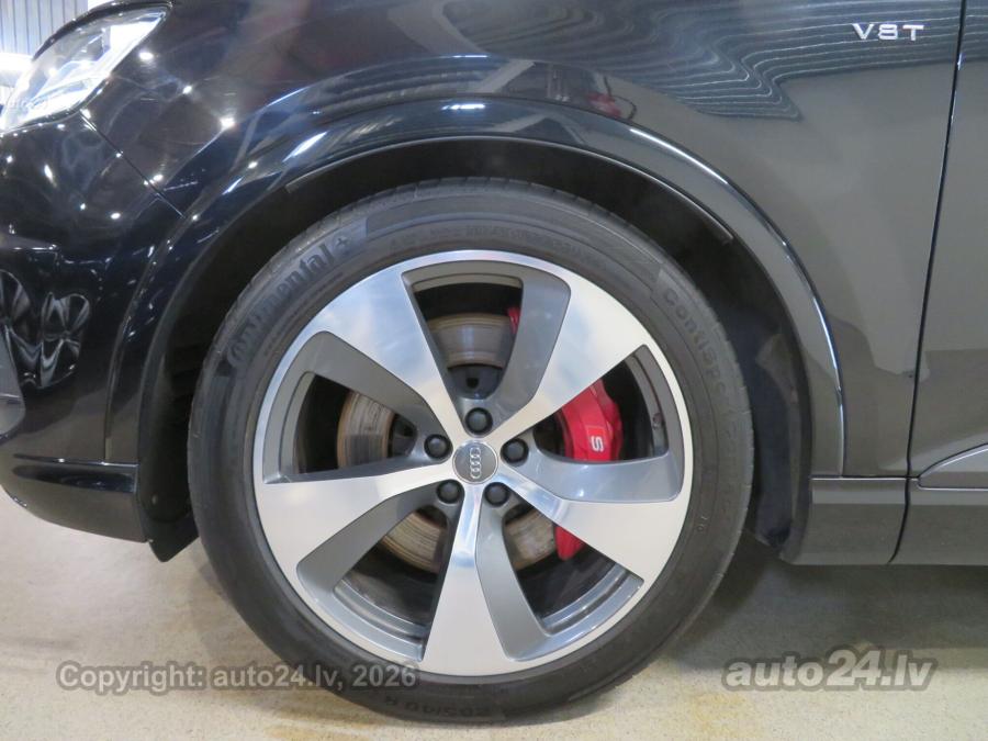 Black Audi SQ7 2018 in Tallinn, with an engine capacity of 4.00 L and mileage of 196 thousand km for 36000 €, photo 15 on AUTOMOTO.COM.LV