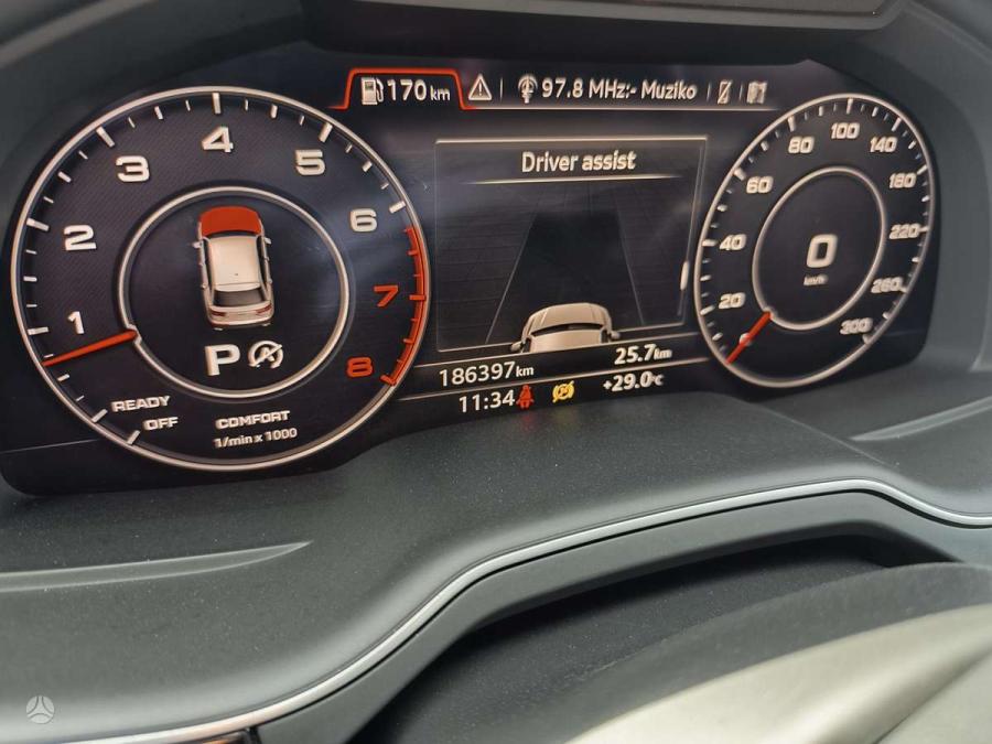 Black Audi SQ7 2018 in Siauliai, with an engine capacity of 0.30 L and mileage of 186 thousand km for 22900 €, photo 10 on AUTOMOTO.COM.LV
