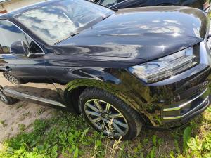 Black Audi SQ7 2018 in Siauliai, with an engine capacity of 0.30 L and mileage of 186 thousand km for 22900 €, photo 16 on AUTOMOTO.COM.LV