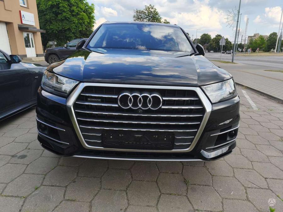 Melns Audi SQ7 2018 Šauļi, ar dzinēja tilpumu 3.00 L un nobraukumu 186 tūkst. km par 22900 €, foto 3 vietnē AUTOMOTO.COM.LV