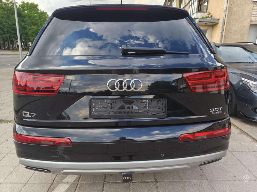 Melns Audi SQ7 2018 Šauļi, ar dzinēja tilpumu 3.00 L un nobraukumu 186 tūkst. km par 22900 €, foto 8 vietnē AUTOMOTO.COM.LV
