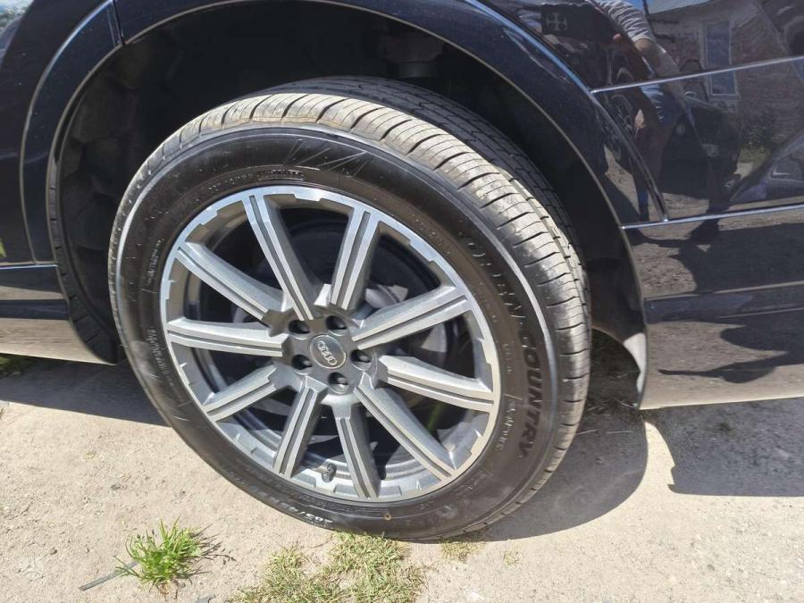 Melns Audi SQ7 2018 Šauļi, ar dzinēja tilpumu 3.00 L un nobraukumu 186 tūkst. km par 22900 €, foto 9 vietnē AUTOMOTO.COM.LV