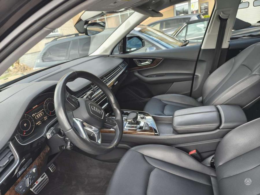 Melns Audi SQ7 2018 Šauļi, ar dzinēja tilpumu 3.00 L un nobraukumu 186 tūkst. km par 22900 €, foto 12 vietnē AUTOMOTO.COM.LV