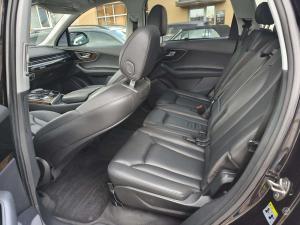 Melns Audi SQ7 2018 Šauļi, ar dzinēja tilpumu 3.00 L un nobraukumu 186 tūkst. km par 22900 €, foto 13 vietnē AUTOMOTO.COM.LV