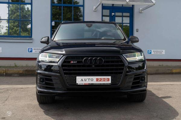 Melns Audi SQ7 2018 Viļņa, ar dzinēja tilpumu 3.96 L un nobraukumu 203 tūkst. km par 37999 €, foto  vietnē AUTOMOTO.COM.LV