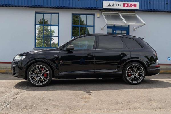 Melns Audi SQ7 2018 Viļņa, ar dzinēja tilpumu 3.96 L un nobraukumu 203 tūkst. km par 37999 €, foto 5 vietnē AUTOMOTO.COM.LV