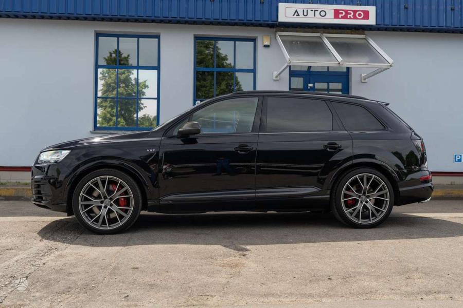 Melns Audi SQ7 2018 Viļņa, ar dzinēja tilpumu 3.96 L un nobraukumu 203 tūkst. km par 37999 €, foto 6 vietnē AUTOMOTO.COM.LV