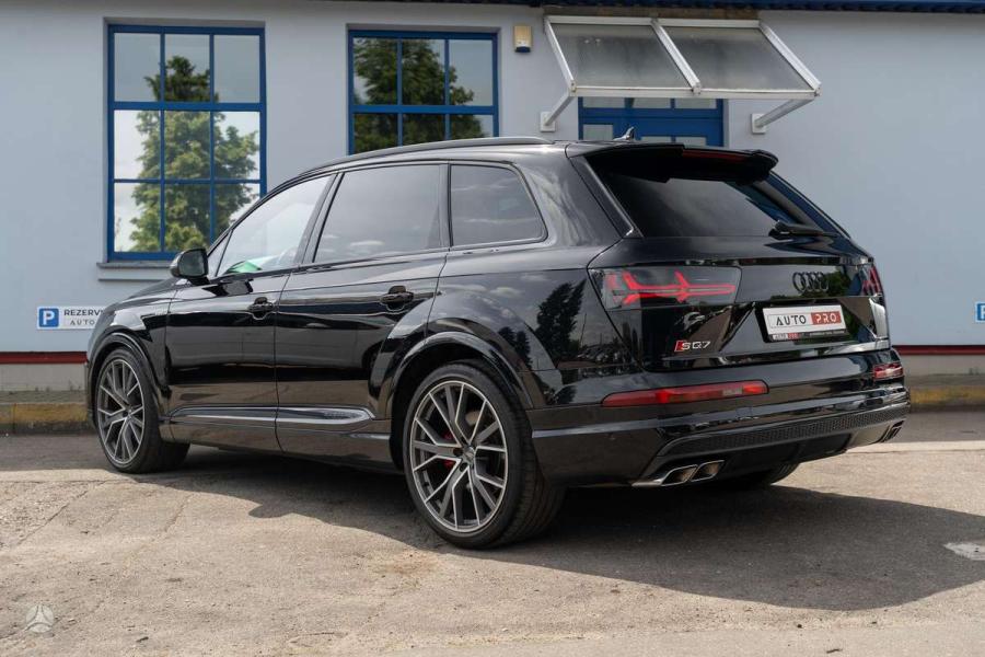 Melns Audi SQ7 2018 Viļņa, ar dzinēja tilpumu 3.96 L un nobraukumu 203 tūkst. km par 37999 €, foto 8 vietnē AUTOMOTO.COM.LV