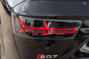 Melns Audi SQ7 2018 Viļņa, ar dzinēja tilpumu 3.96 L un nobraukumu 203 tūkst. km par 37999 €, foto 13 vietnē AUTOMOTO.COM.LV