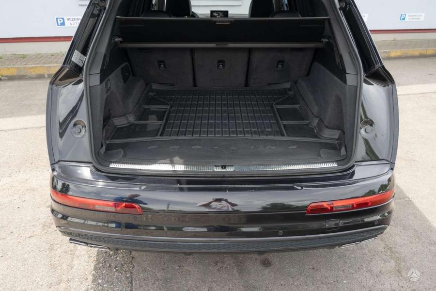 Melns Audi SQ7 2018 Viļņa, ar dzinēja tilpumu 3.96 L un nobraukumu 203 tūkst. km par 37999 €, foto 15 vietnē AUTOMOTO.COM.LV